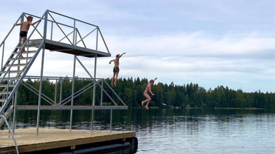 Sukellus syviin vesiin toi Vähäjärven hyppytornin takaisin!